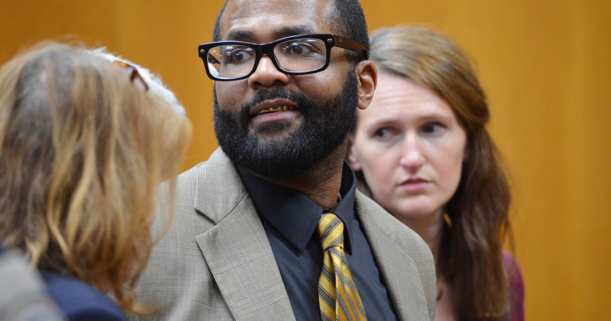 Willie Godbolt blames devil for 8 murders but gets death penalty - CBS News