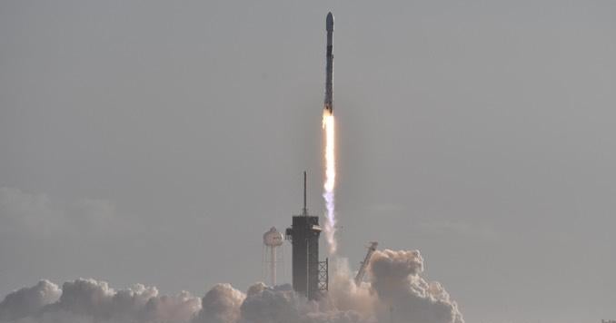 SpaceX Falcon 9 rocket launches 60 more Starlink satellites, but ...