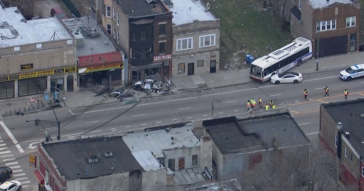 1 Dead After Crash Involving CTA Bus, Car In West Englewood - CBS Chicago