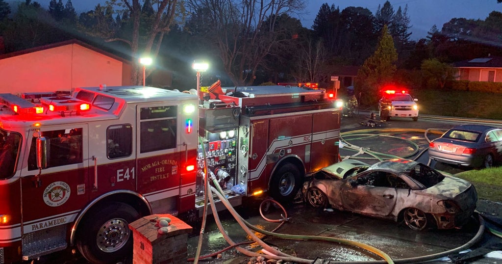Firefighters Battle Burning Home, Blazing Car in Orinda - CBS San Francisco