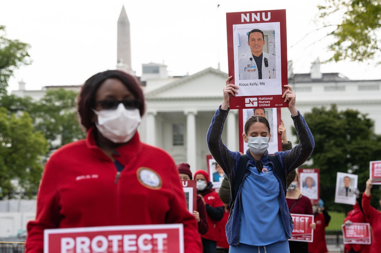 Nurses protest unsafe conditions in front of White House - CBS News