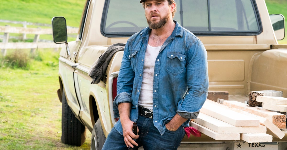 FBI Searching For Hollywood Bank Robber - CBS Miami