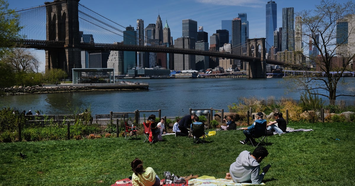Health Expert Warns Against Expanding 'Corona Bubbles,' Says It's Too ...