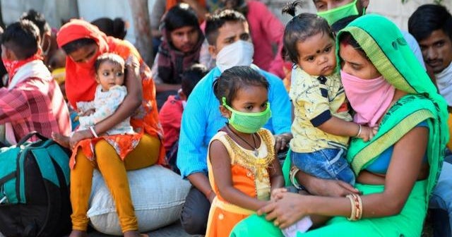 Coronavirus pandemic grips Mumbai's overcrowded slums and packed ...