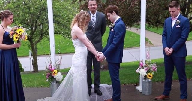 Teen given months to live marries high school sweetheart - CBS News
