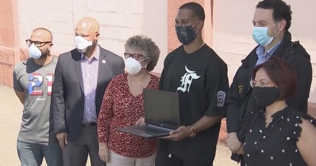 Former Giants Wide Receiver Victor Cruz Donates Chromebooks To Paterson ...