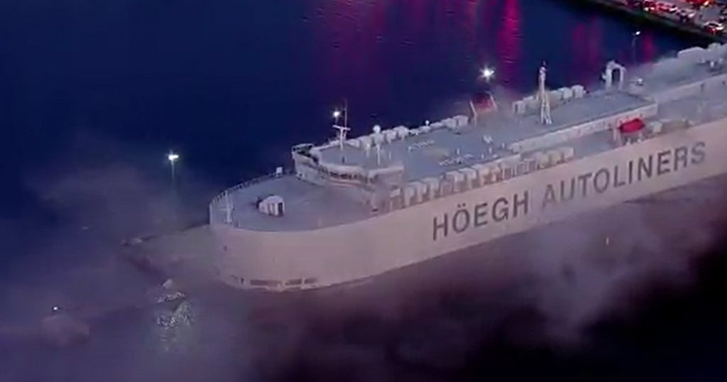 Cargo Ship Explosion In Jacksonville, Nine Firefighters Injured - CBS Miami