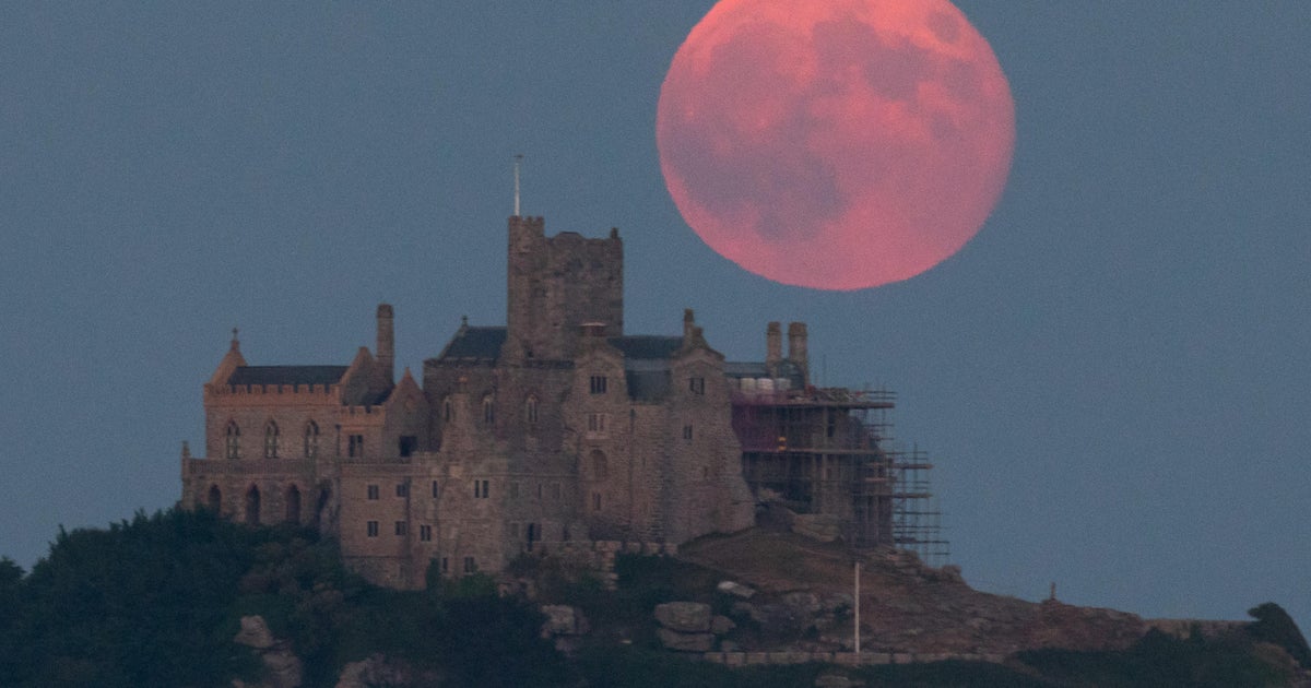 Lunar eclipse and strawberry moon: How to watch Friday night - CBS News