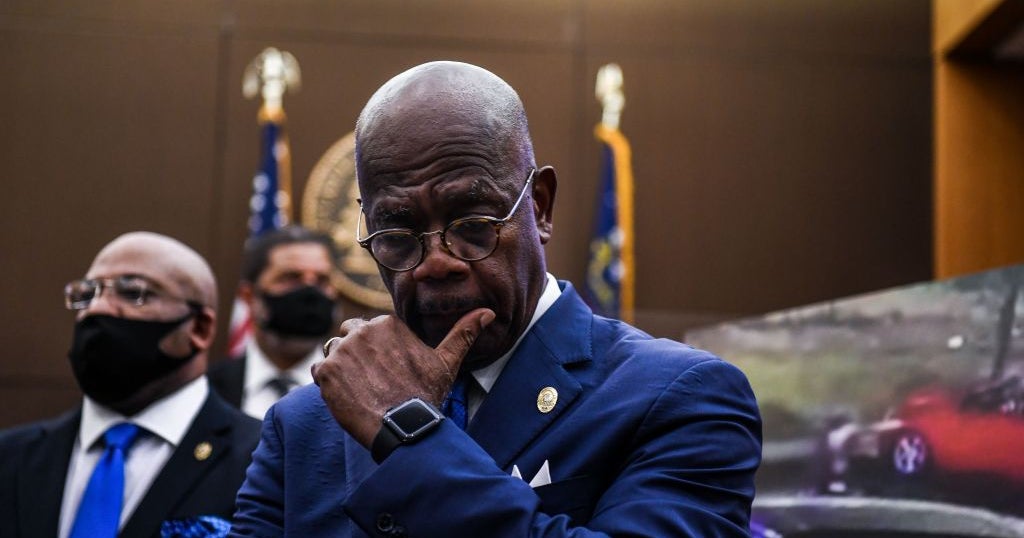 The Boot: Fulton County DA Trounced In Runoff Election 3 To 1 - CW Atlanta
