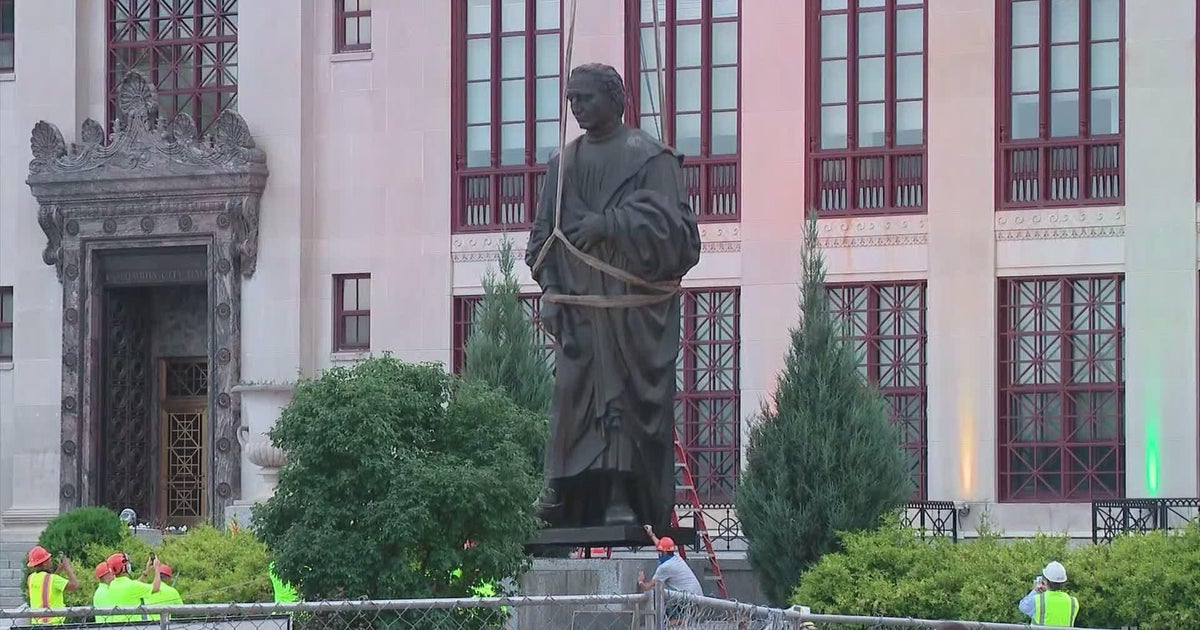 Christopher Columbus statue taken down in Columbus, Ohio - CBS News
