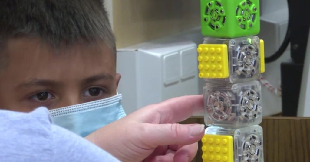 Mobile STEAM Classroom Provides Hands-On Learning For Students - CBS ...