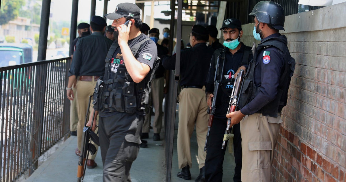 U.S. citizen accused of insulting Islam shot dead in Pakistan courtroom ...