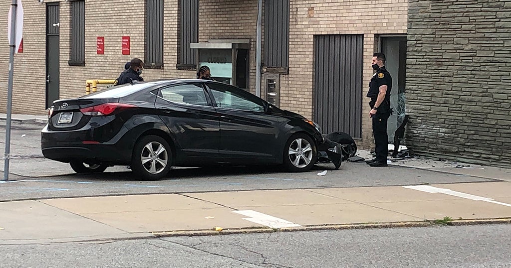 Car Crashes Into KeyBank Building On North Side - CBS Pittsburgh