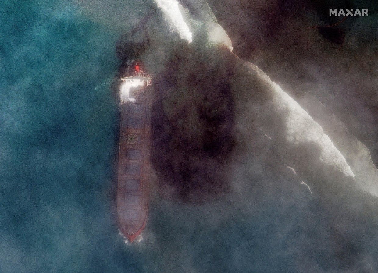 Satellite images show oil spill disaster unfolding in Mauritius: "We ...