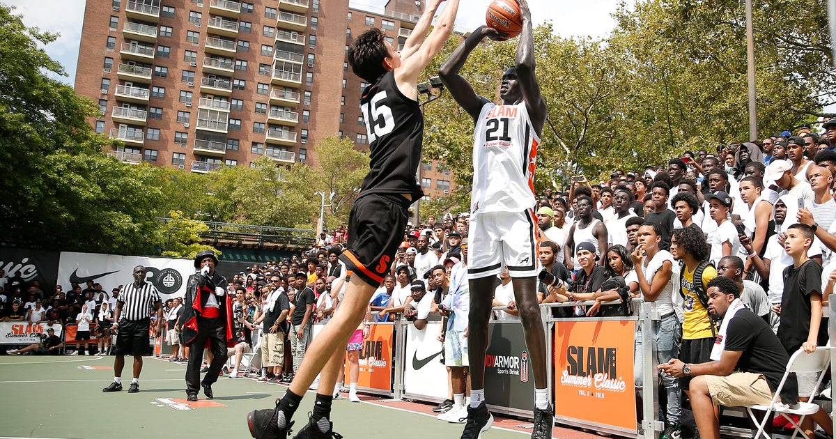 Makur Maker spurned top college hoops programs to play at a historically Black school - CBS News