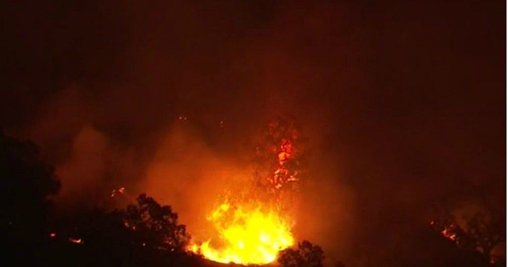 Favorable Weather Helps Firefighters Battle SCU Complex Fires - CBS San ...