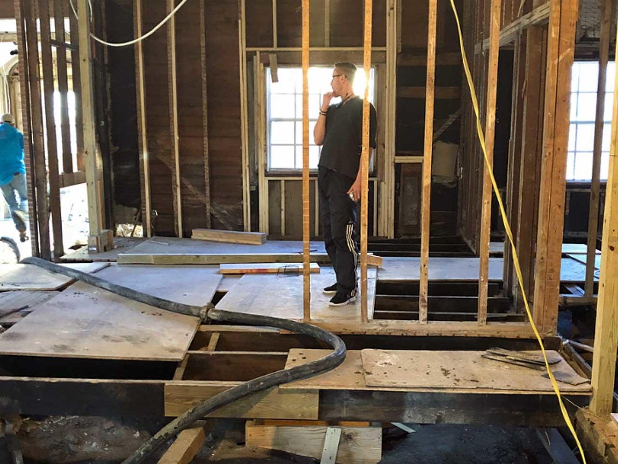 Did an out-of-control Orlando home renovation lead to murder? - CBS News