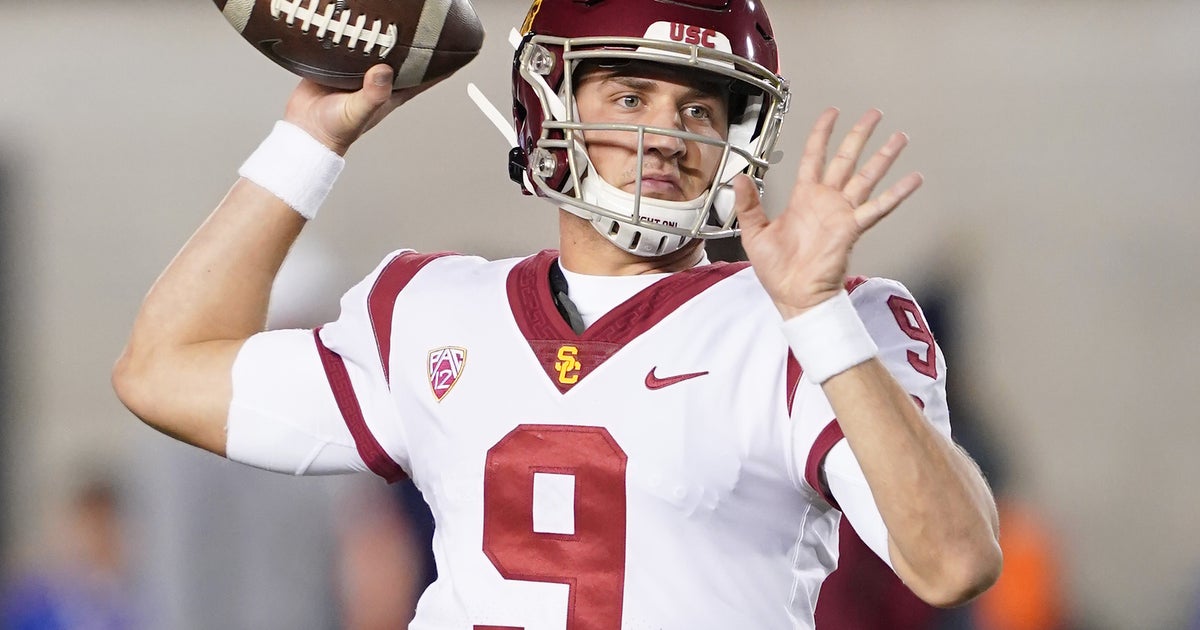 'Let Us Play': USC Quarterback Kedon Slovis Calls On Gov. Gavin Newsom ...