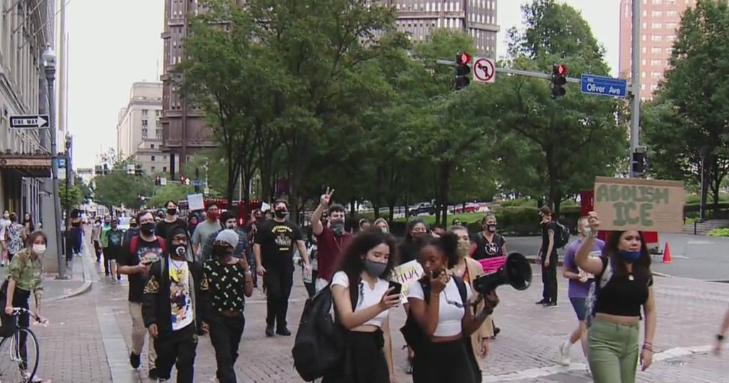 Two Protests March Through Downtown Pittsburgh - CBS Pittsburgh