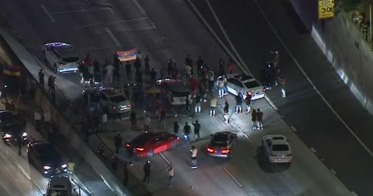 Traffic Blocked On Both Sides Of 101 In Hollywood As Part Of Protests ...