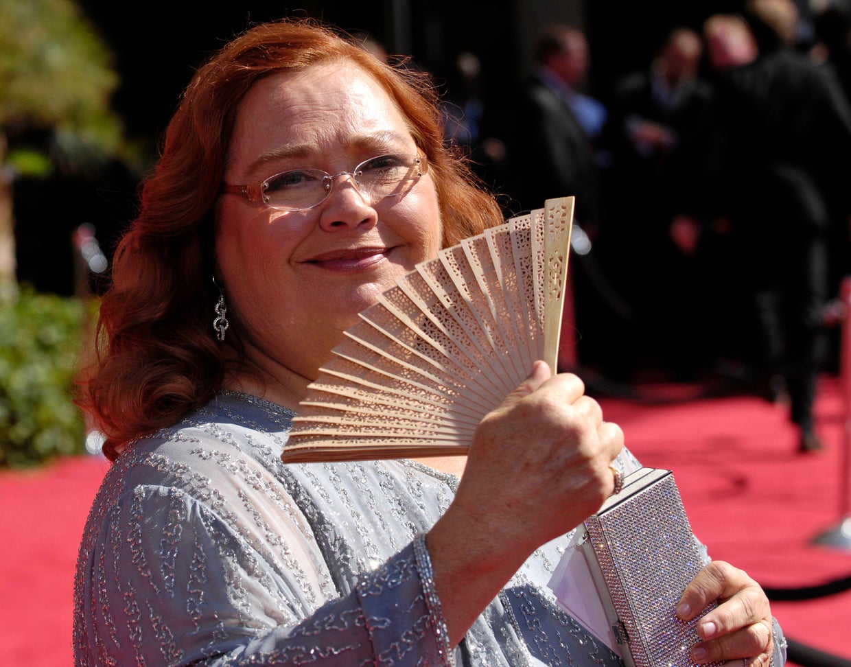 Conchata Ferrell, "Two and a Half Men" star, dies at age 77 of cardiac ...
