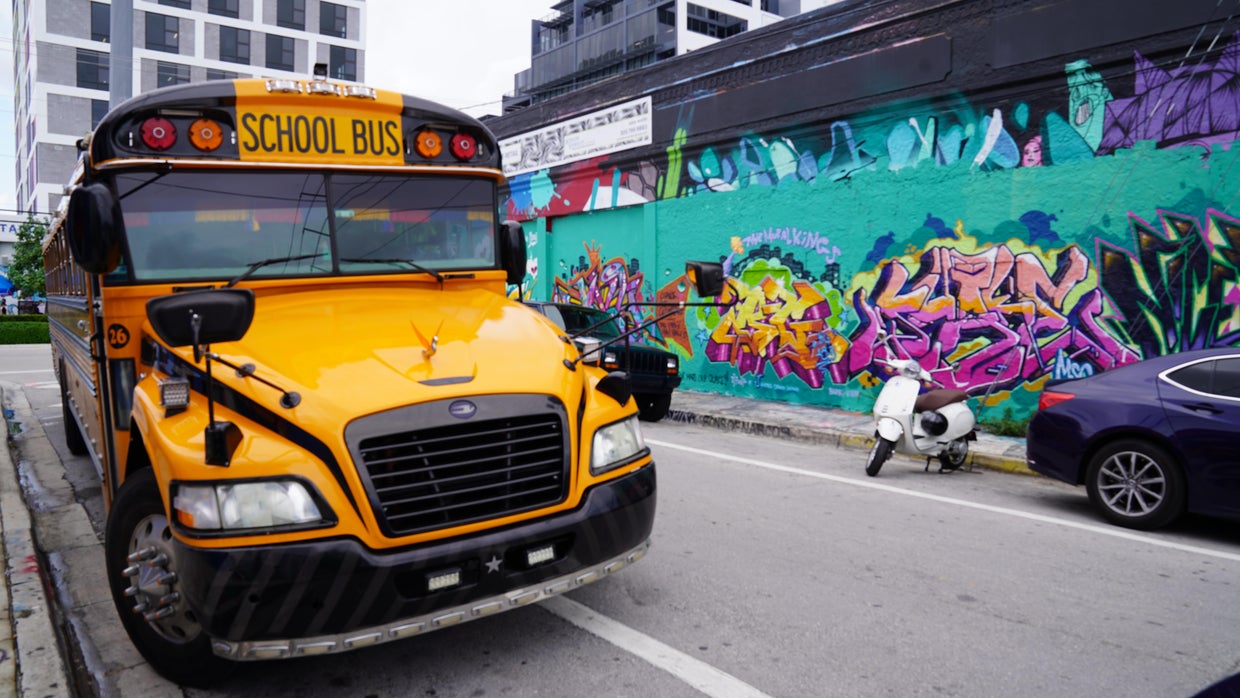 Floridians hit hardest by coronavirus pandemic work to get out the vote ...