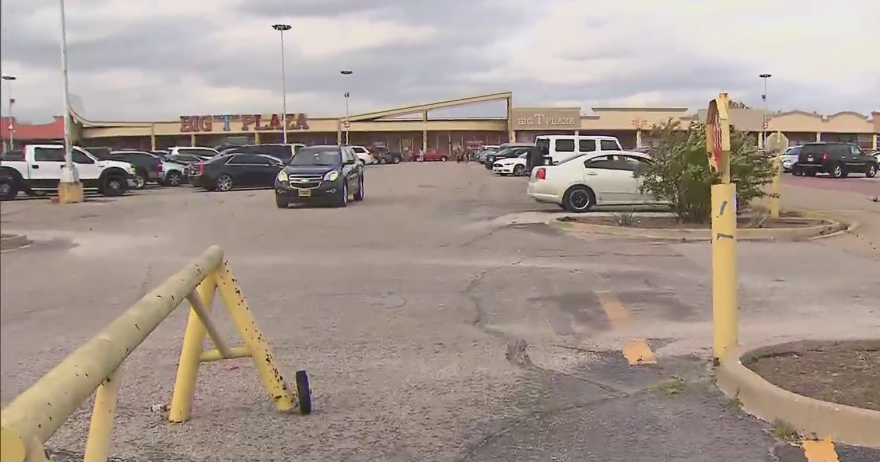 Police Investigating Reported Shooting At Big T Plaza In Dallas - CBS Texas