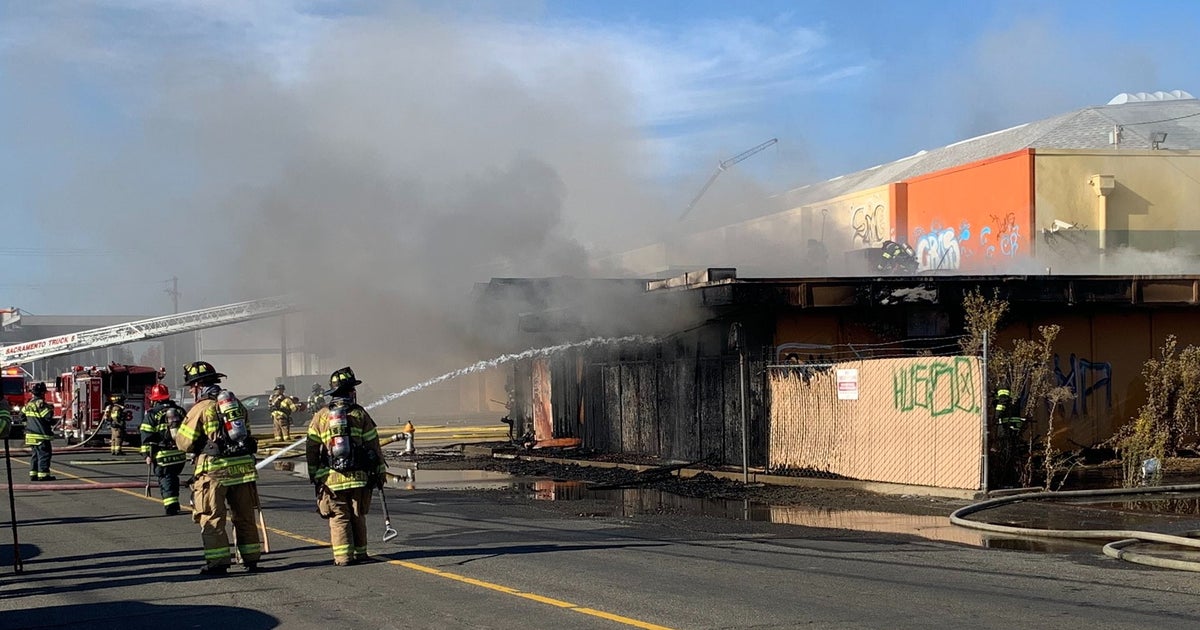 Crews Douse 2-Alarm Fire At Building On Folsom Boulevard - CBS Sacramento