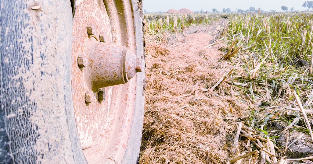 Man Dies After Skid Steer Rolls Into Manure Pit - CBS Minnesota