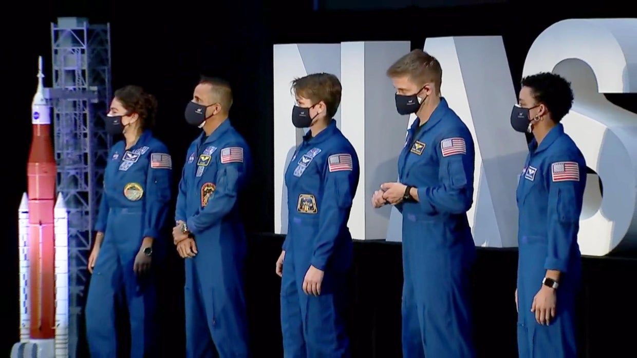 NASA names 18 astronauts to train for Artemis moon landings - CBS News
