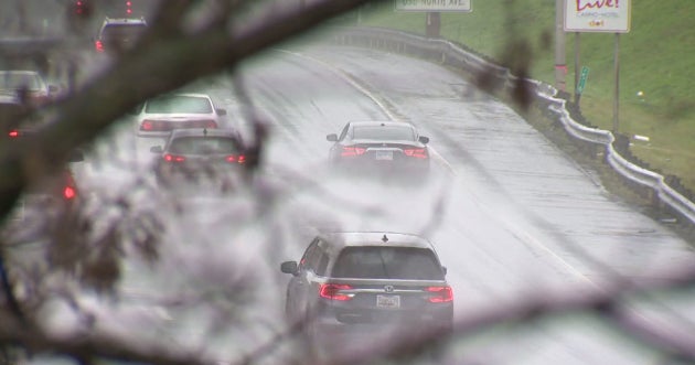 Winter weather cancels dozens of Baltimore flights, causes outages ...