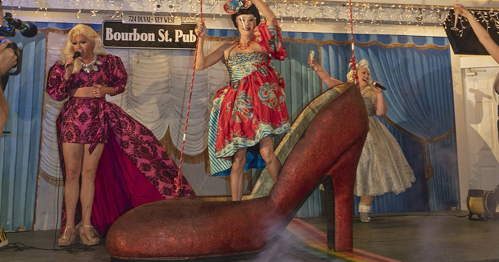 Key West New Year's Eve Features Early 'Drag Queen Drop' - CBS Miami