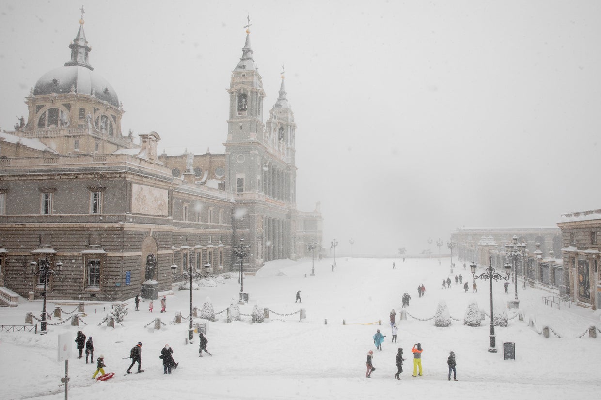 Rare blizzard in Spain leaves 4 dead and brings country to standstill ...