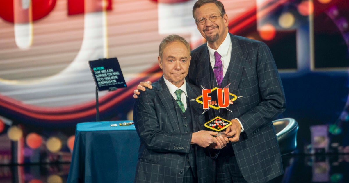 Teller Gets Smashed - Penn & Teller: Fool Us - CBS Detroit