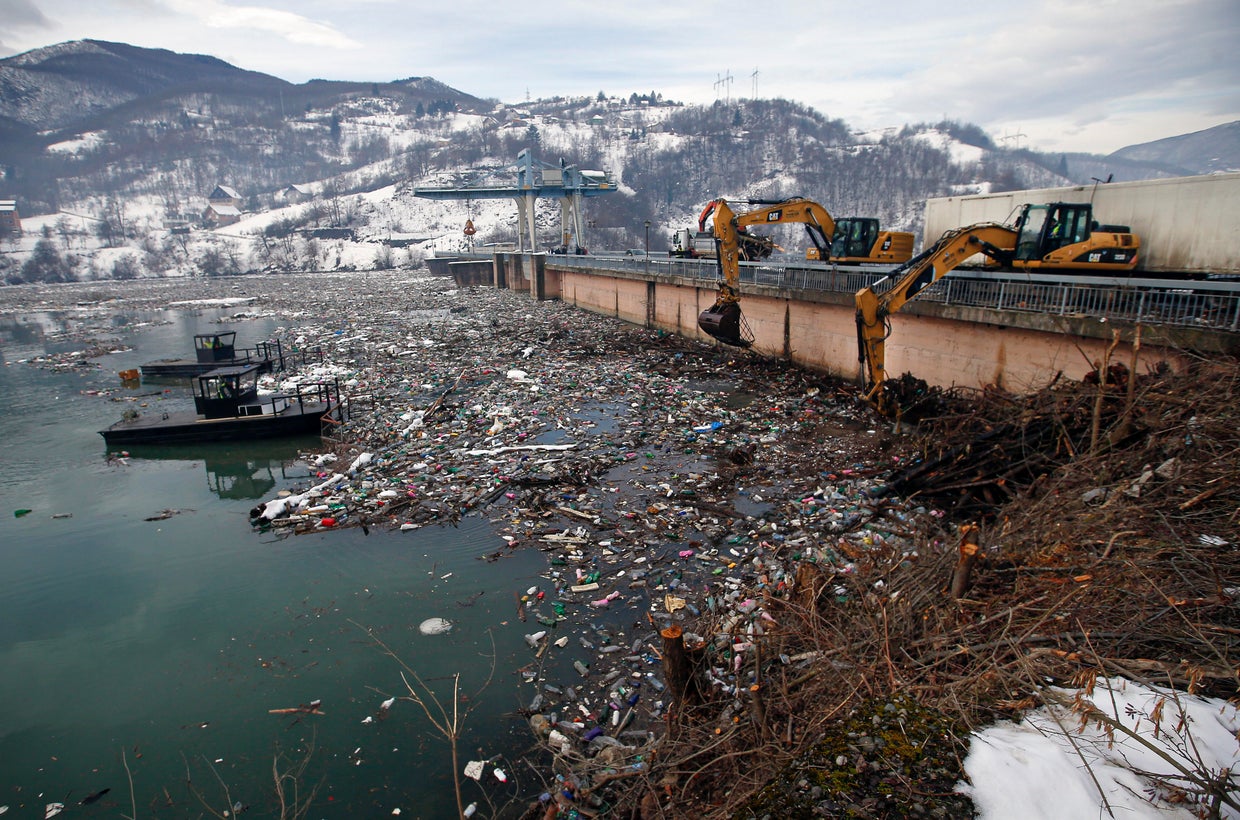 Lake of garbage: Every winter pollution is swept from overflowing ...