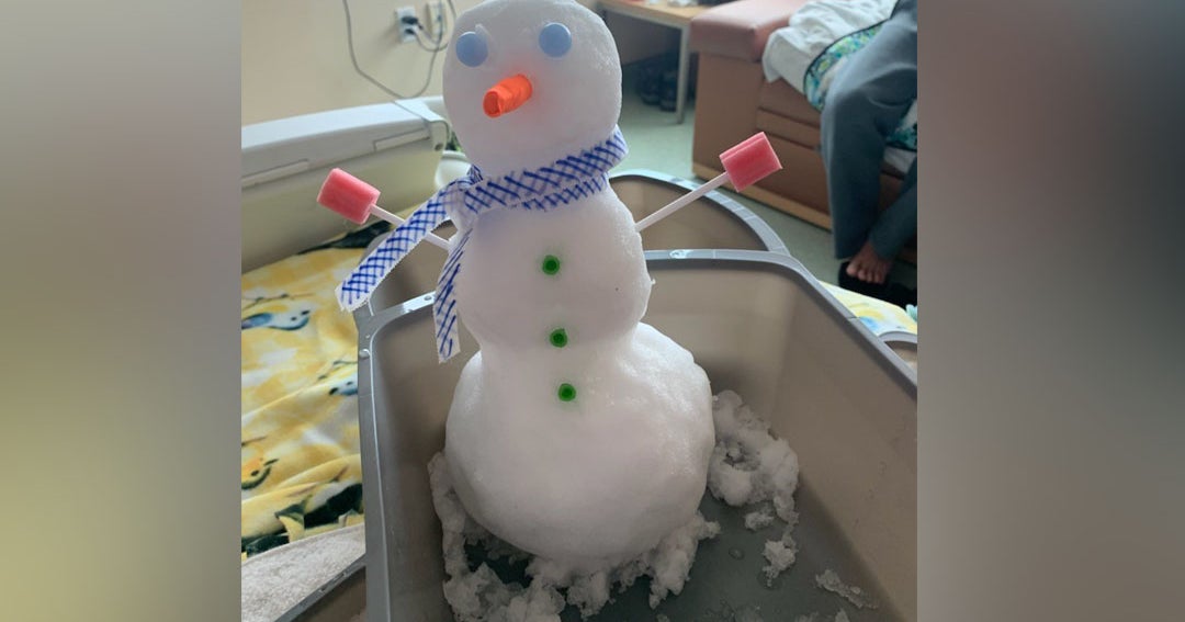 Hospital Staff Help Young Texas Cancer Patient Build Real Snowman ...