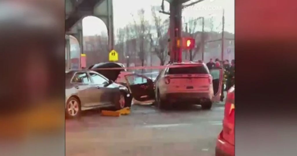 2 NYPD Officers Seriously Injured In Brooklyn Car Crash - CBS New York