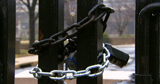 Empty government buildings total 77,000 - CBS News