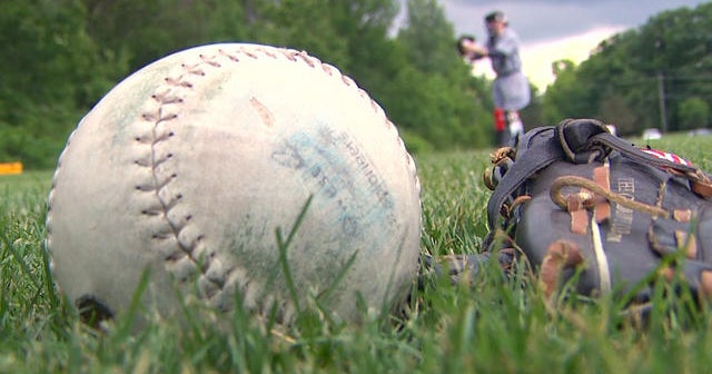 Beep baseball lets blind players step up to the plate - CBS News