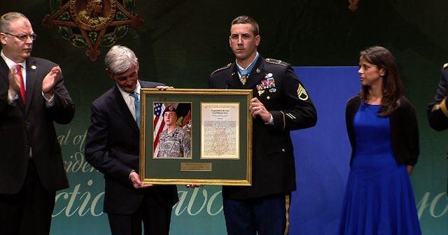 Medal of Honor recipient Ryan Pitts inducted into Hall of Heroes - CBS News