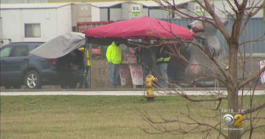 Strike Halts Construction Of New Amazon Facility In Markham - CBS Chicago