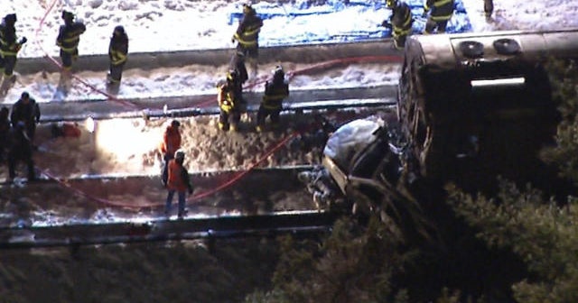 Suburban NYC train crash kills 6 - CBS News