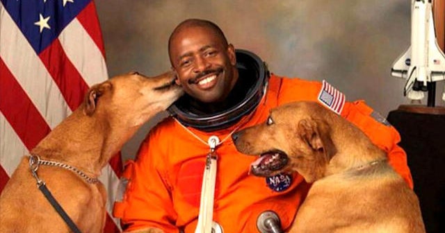 NASA Astro-dog pic goes viral - CBS News