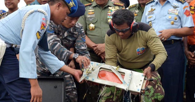 AirAsia Flight 8501's final moments revealed - CBS News