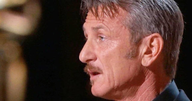 Sean Penn's Oscar "green card" moment - CBS News