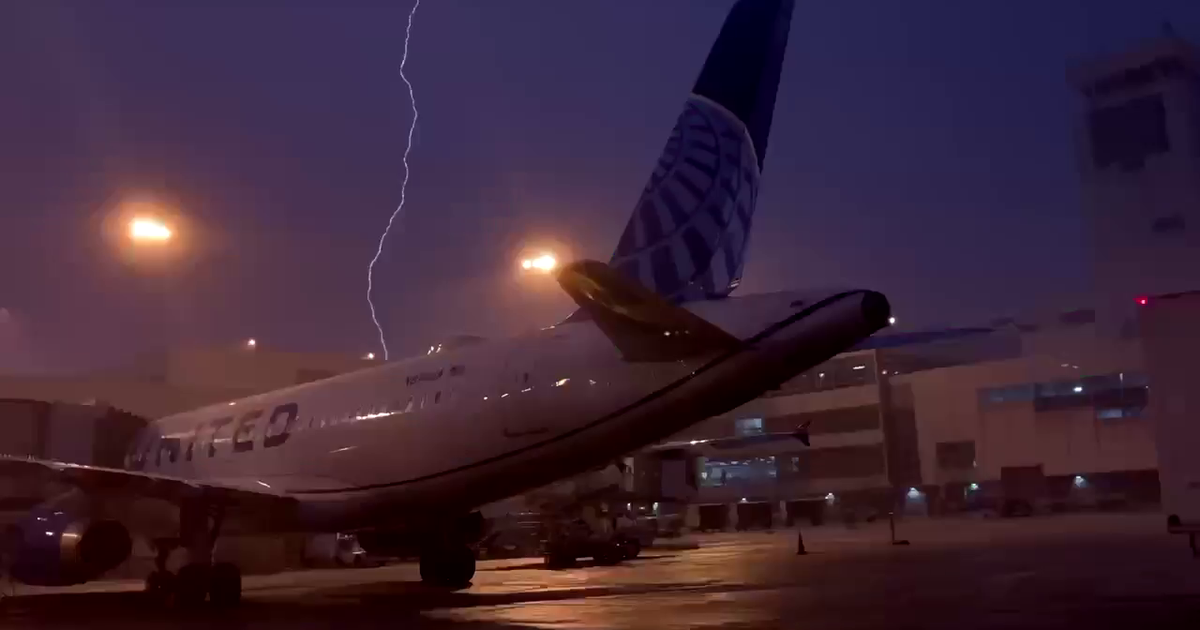 VIDEO: Thundersnow At Denver International Airport Captured On Camera ...