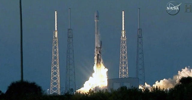 SpaceX successfully launches rocket after third attempt - CBS News