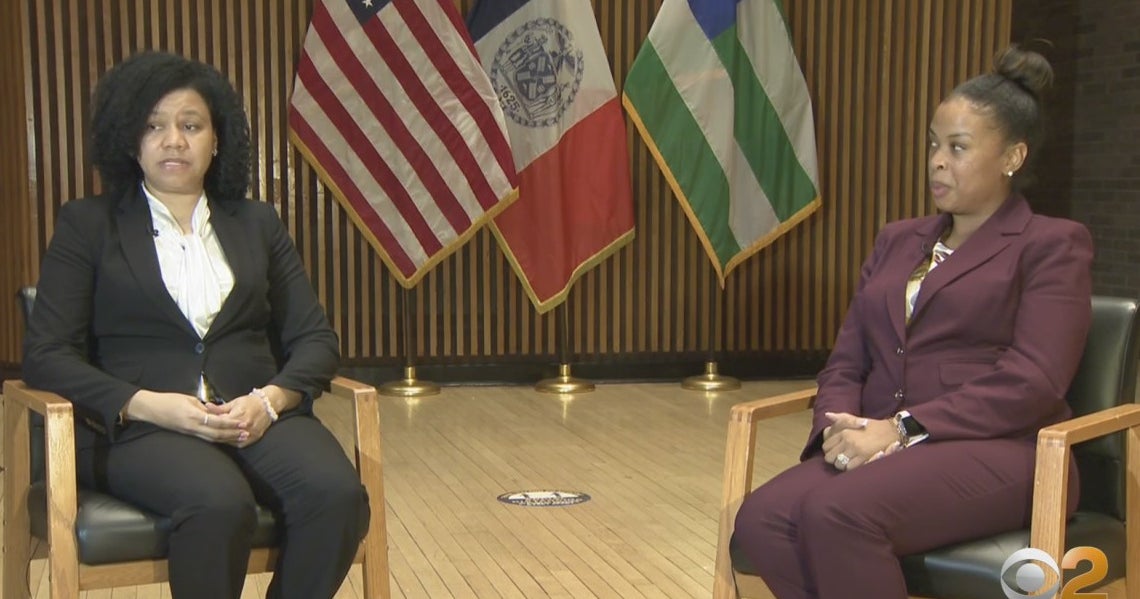 Female NYPD Officers Embrace Difficult Task Of Working In Families Of ...