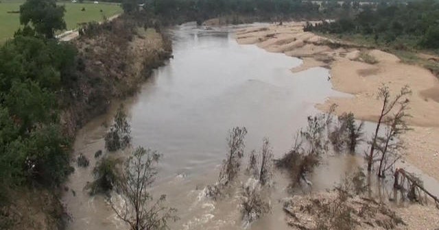 Drone's eye view of Texas flood damage - CBS News