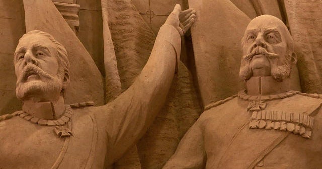 Soaring sand sculptures - CBS News